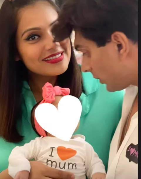 Bipasha Basu's Baby Girl, Devi Gets A Piggyback Ride On Daddy, Karan ...