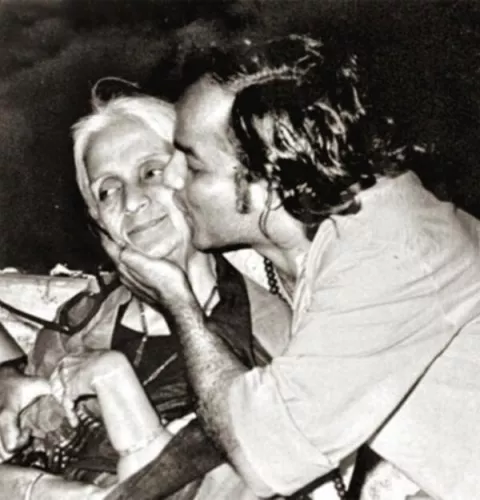 Mahesh Bhatt Recalls His Dad Accepting His Mom By Putting 'Sindoor' On ...