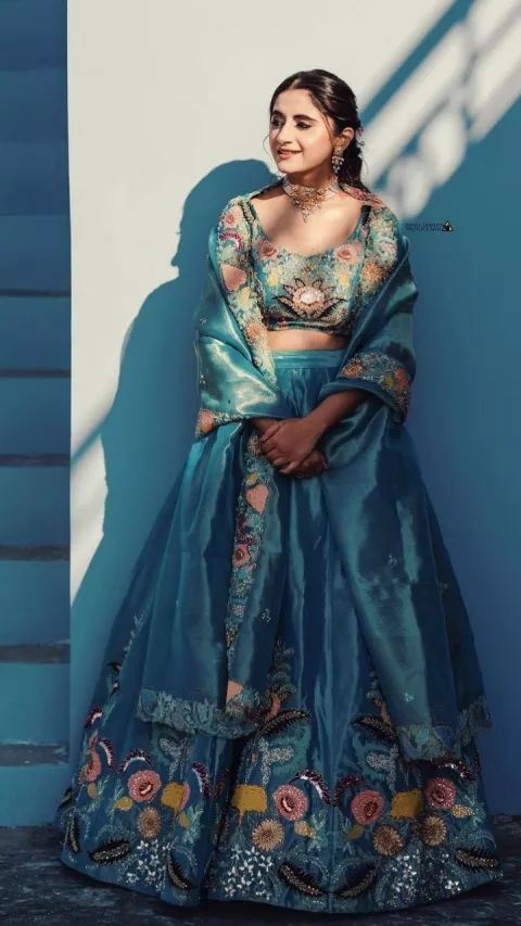 20 Stylish 'Haldi' Outfits For To-Be-Brides: From 'Bandhani'-Printed ...