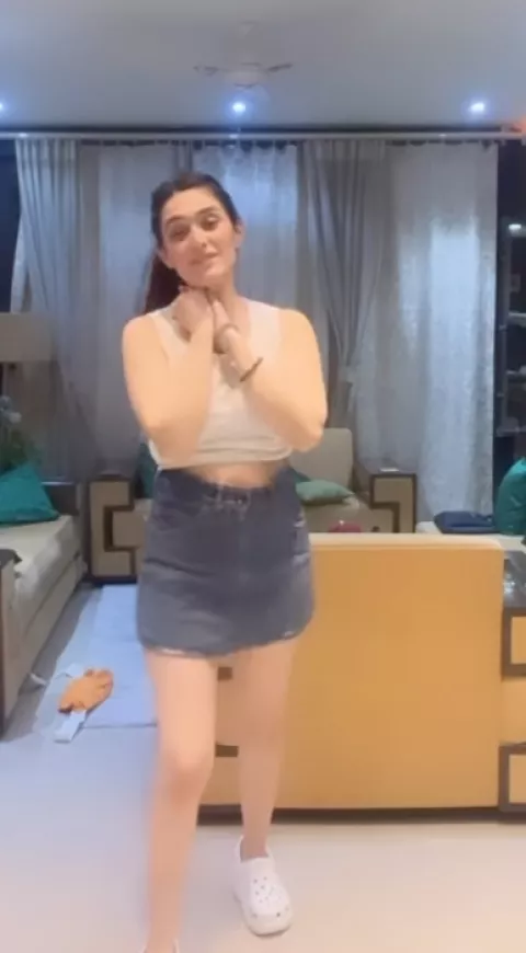 Pankhuri Awasthy Shares First-Ever Picture Flaunting Her Baby Bump In A Denim Skirt, Looks Adorable