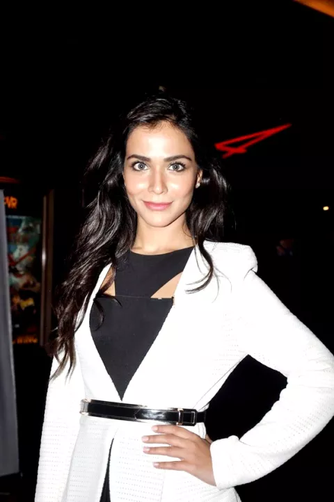 22 Pakistani Actresses Who Can Give Tough Competition To B-Town Divas ...