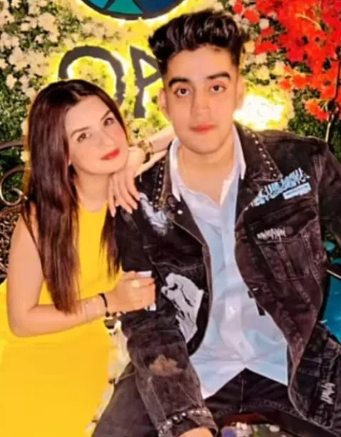 Avneet Kaur Poses With Rumoured Boyfriend, Raghav Sharma, The Duo Has Been Dating For 3-4 Years