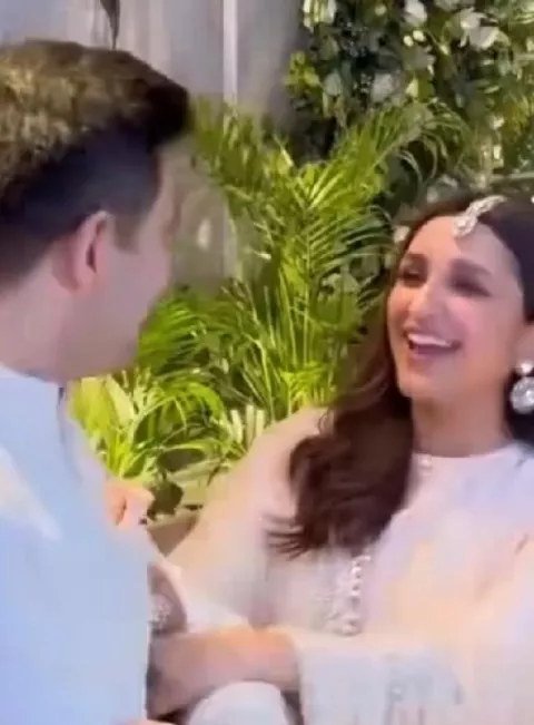 Parineeti Chopra Gets A Diamond Ring From Raghav Chadha On Their Engagement, It Is Worth Rs. 4 Lakhs