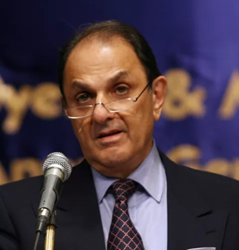Nusli Wadia: Fight To Buy Britannia, Multi-Crore Wadia Group, Family ...