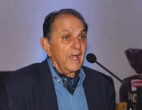 Nusli Wadia: Fight To Buy Britannia, Multi-Crore Wadia Group, Family ...