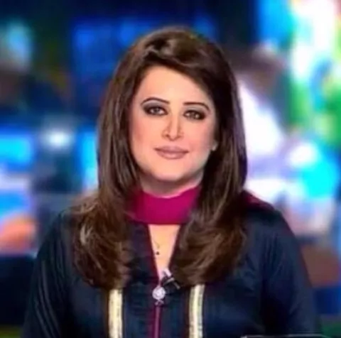 12 Stunning Pakistani Female News Anchors, Who Added Glamour To ...