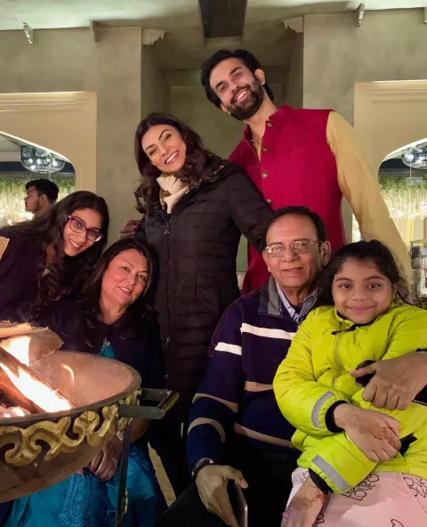 Sushmita Sen's Father, Shubeer Sen Is A Retired Indian Air Force Wing ...