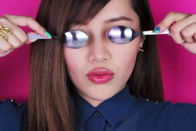 8 Incredibly Genius Beauty Tricks You Had No Idea You Could Do With A Spoon
