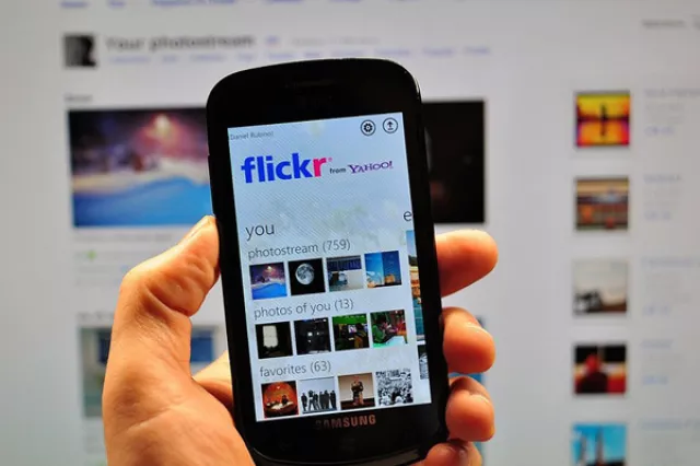 5 Easy Ways To Collect Your Wedding Photos From Your Guests