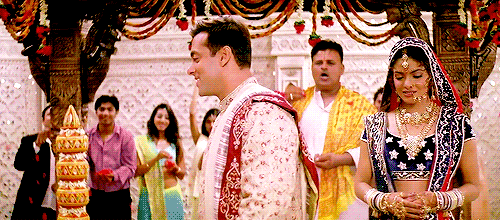10 Interesting Characters Found In Every Indian Wedding