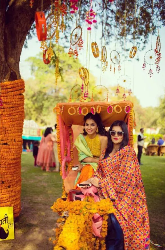 6 Innovative Ways To Use Bangles In Your Wedding Decor