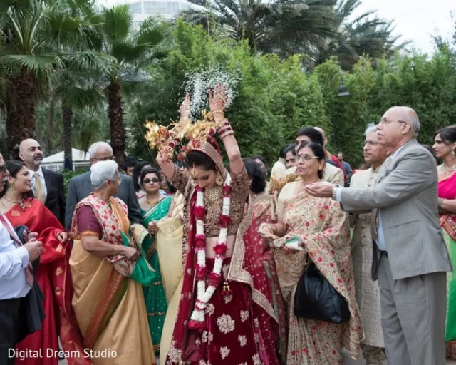 The Reason Behind An Indian Bride Throwing Rice During Her 'Vidaai' Is ...