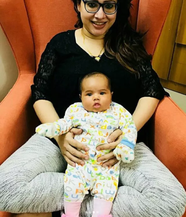 'Yeh Rishta Kya Kehlata Hai' Fame Pooja Joshi Shares Pics Of Baby For ...