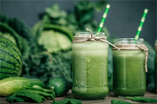 9 Easy Detox Juices That You Can Make At Home To Lose Weight