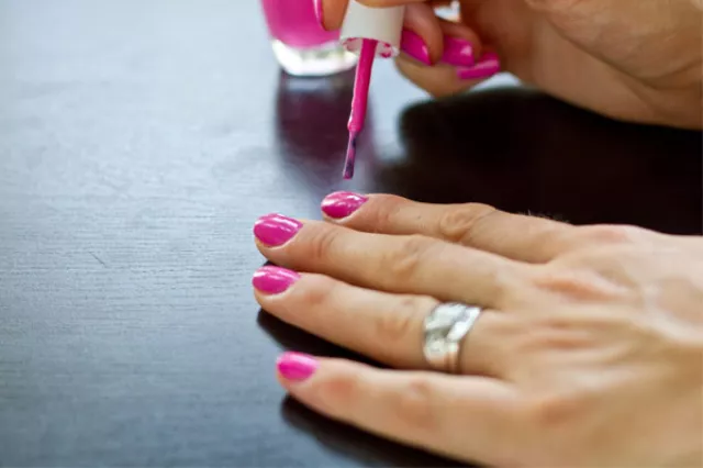 9 Simple Hacks To Apply Salon Like Nail Paint With Perfection