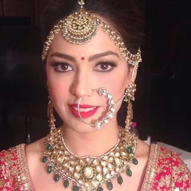 9 Best Nath Designs That All Brides-To-Be Can Don On Their Wedding Day