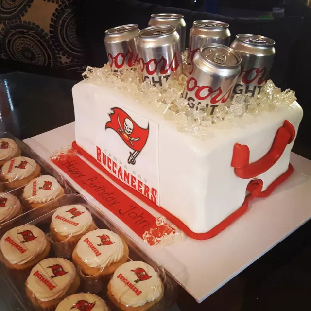 16 Creative And Stylish Cakes All Grooms Can Choose For Their Bachelor ...