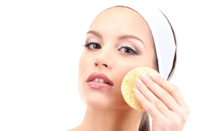 7 Amazing Reasons To Add Saffron to Your Beauty Kit