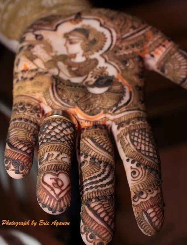 14 Creative Ways To Add Your To-Be-Husband's Name In Bridal Mehendi