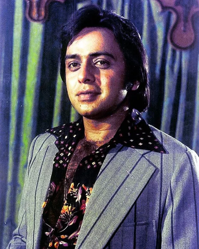 Late Vinod Mehra's Wife, Kiran On Husband's Relationship With Rekha ...