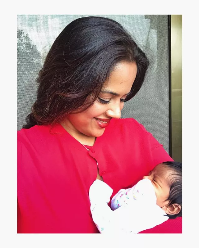 Sameera Reddy Shares The First Partial Glimpse Of Her Baby Girl, Nyra ...
