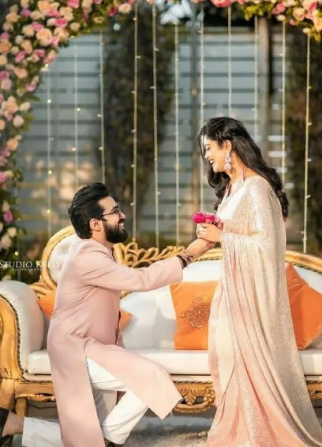 'Bekhayali' Singer-Duo, Sachet Tandon And Parampara Thakur Are Engaged ...