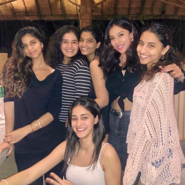 Suhana Khan's Black Dress Which She Wore On New Year Eve Will Cost You ...