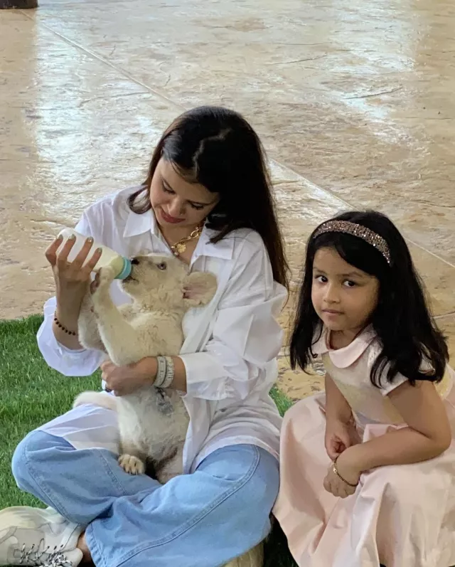 Mahendra Singh Dhoni And Ziva Singh Dhoni's Cute Moment From A Shoot ...