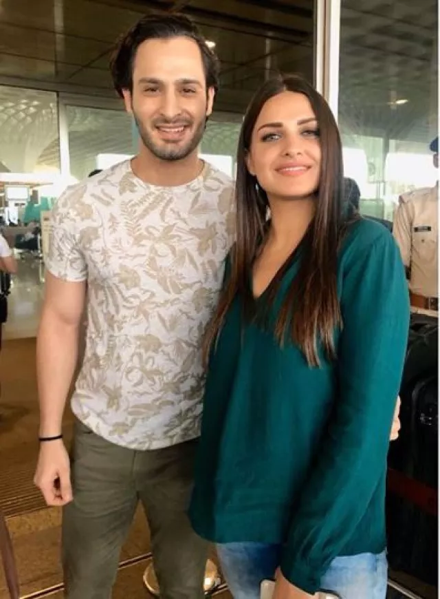 Asim Riaz Praises His Brother, Umar Riaz For Being A Frontline COVID-19 ...