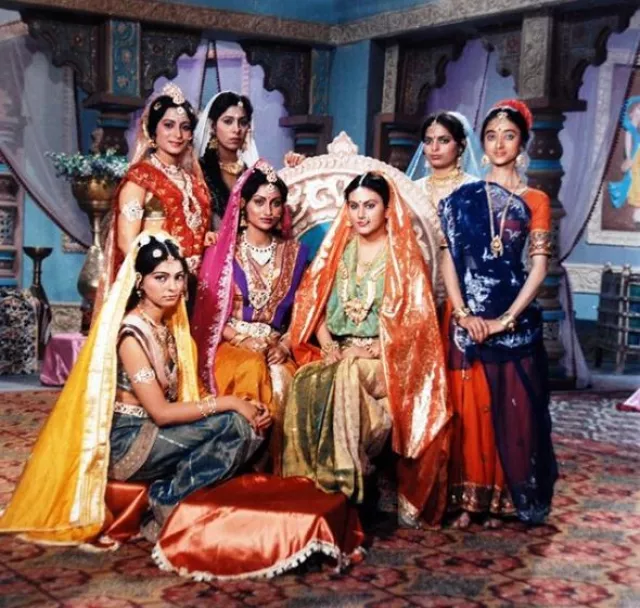 'Ramayan' Fame, Dipika Chikhlia Shares Wedding Photo With Her Real-Life ...