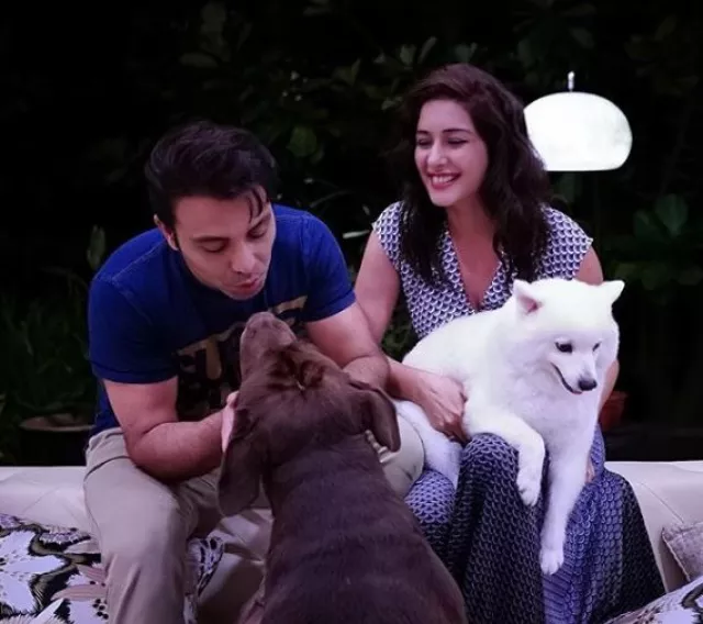 Sameksha Singh Gets Married To Long-Term Boyfriend, Shael Oswal At A ...