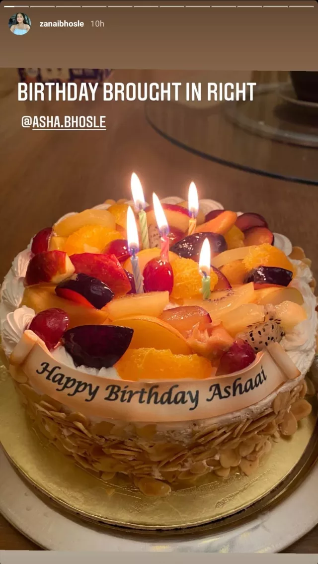 Asha Bhosle Celebrates 87th Birthday With Grandchildren, Her ...