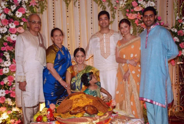 When Amitabh, Jaya And Abhishek Had Posed With The Rai Family At ...