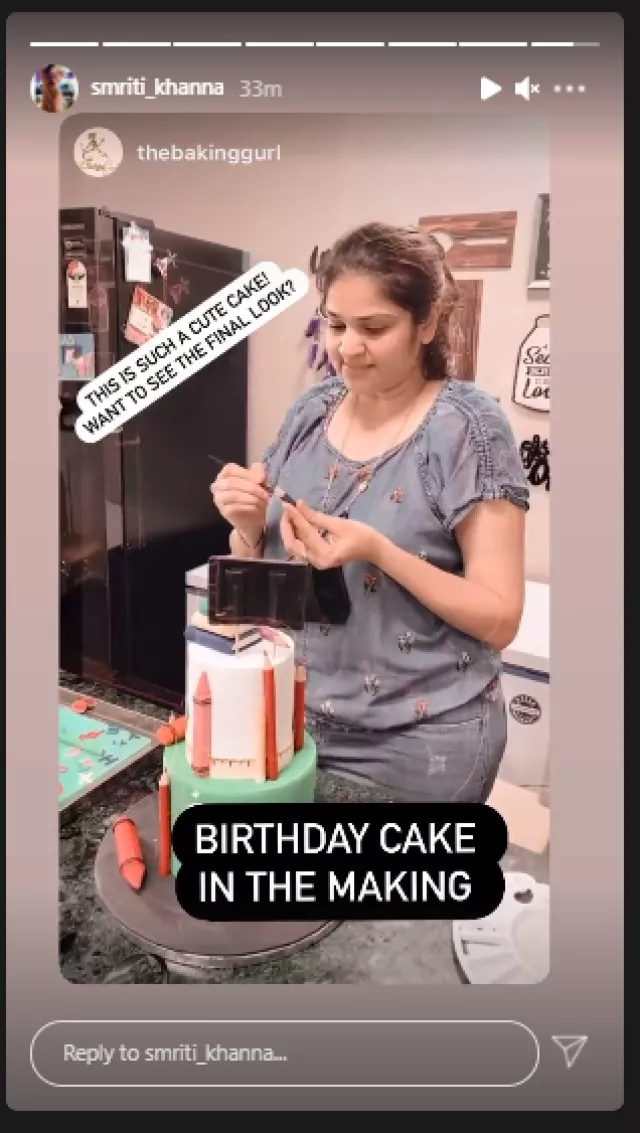 Smriti Khanna Gets A School-Themed Cake Made For Her Daughter, Anayka ...