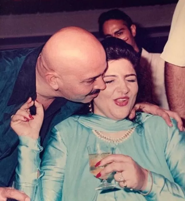 Rakesh Roshan's Wife, Pinkie Shares Video Of Their Wedding Memories To ...