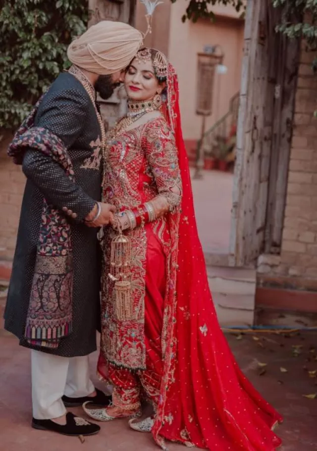 Punjabi Bride's Wedding Suit Has 'Garden Of Eden' And Mehendi Dress Has ...