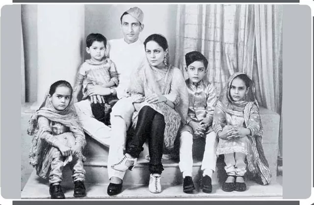 Unseen Picture Of Saif, Saba And Soha's Grandparents, Sajida Sultan And ...