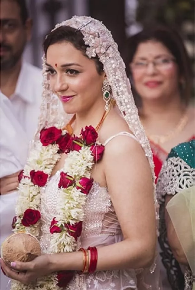 Celebrity Brides, Who Had Represented Their Culture's Special Jewellery ...