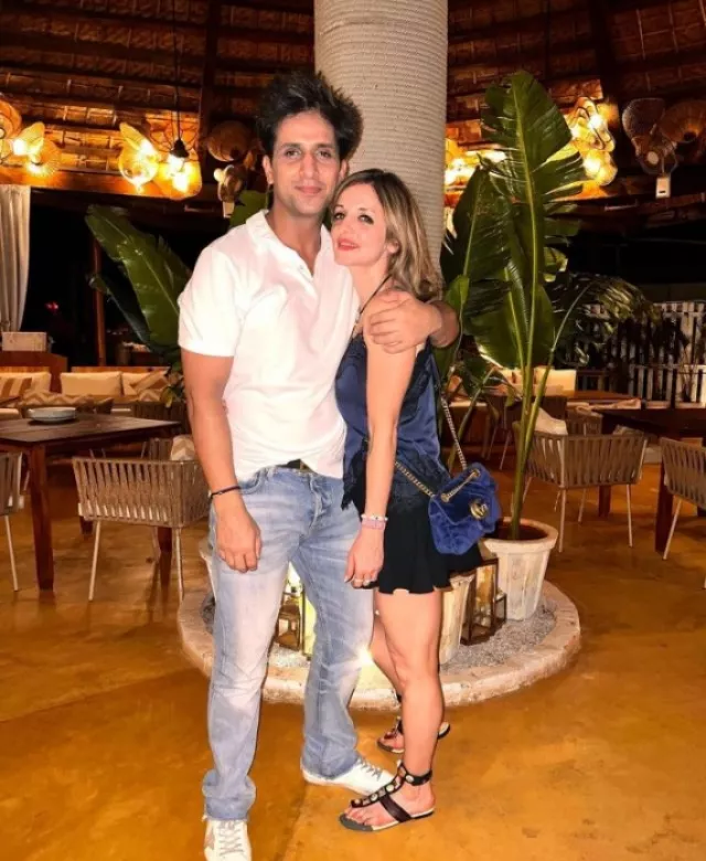 Arslan Goni Wishes His Girlfriend, Sussanne Khan On Her Birthday ...