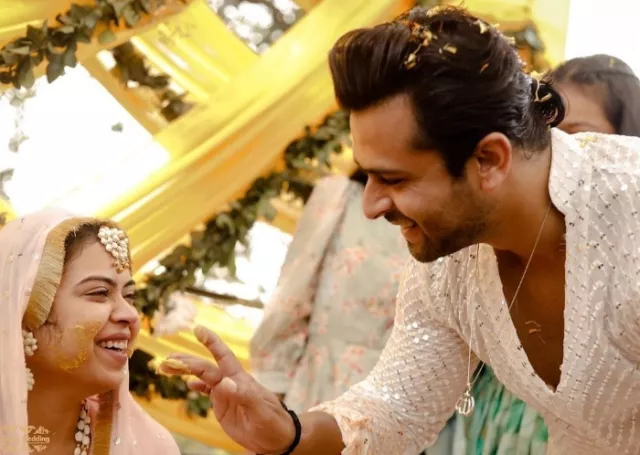 Shoaib Ibrahim Shares A Precious Video With His Sister, Saba Ibrahim ...