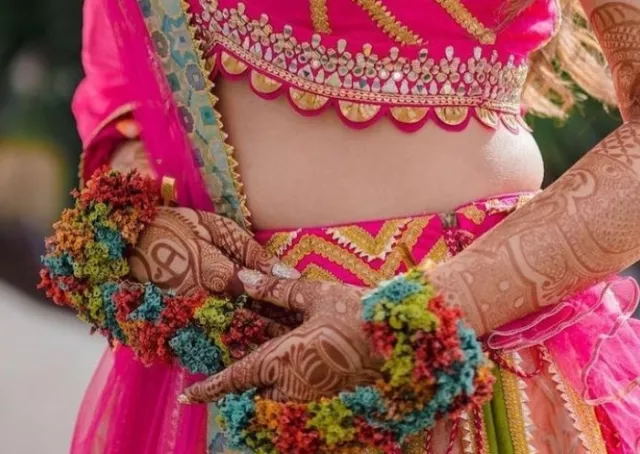 20 Beautiful Ring And 'Haathphool' Designs For Mehendi, From Seashell ...