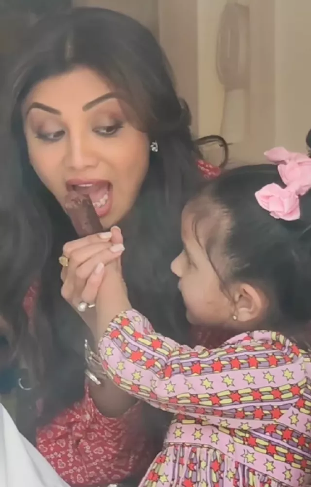Shilpa Shetty's Baby Girl, Samisha Turns Into A Princess As She Gets ...