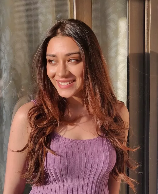 'Yeh Kaali Kaali Ankhein' Fame Anchal Singh Dazzled In A Mustard Suit ...