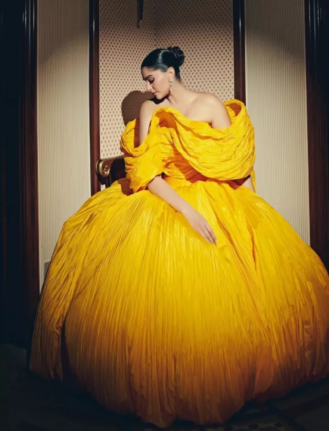 Sonam Kapoor's Glamourous Post-Pregnancy Looks That Serve As A Fashion ...