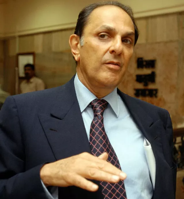 Nusli Wadia: Fight To Buy Britannia, Multi-Crore Wadia Group, Family ...