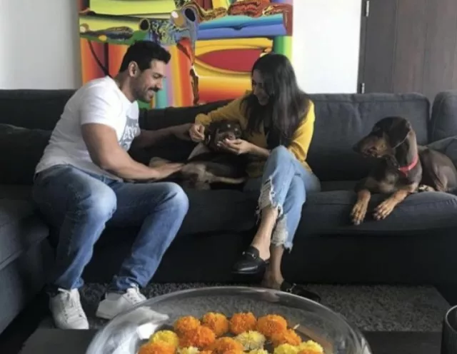 John Abraham Looks Unrecognisable In Rare Family Photo With His Wifey ...
