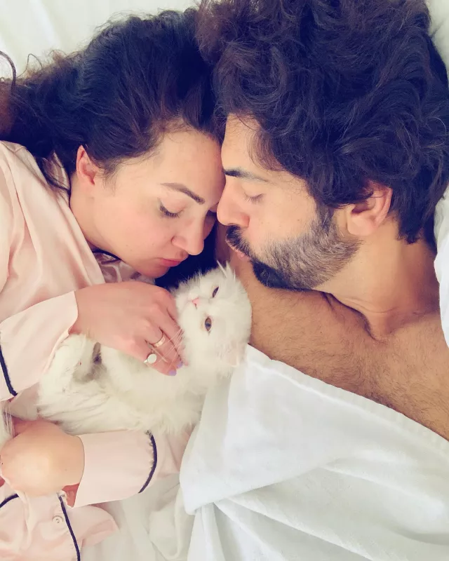 Vipul Roy Confirms His Wedding With Melis, Bride Flaunts 'Saubhagyavati ...