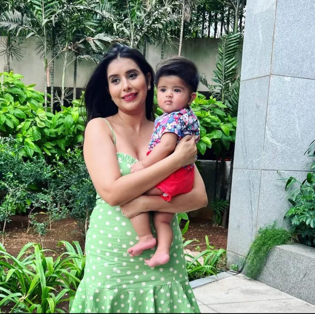 Charu Asopa's Baby Girl, Ziana Sen Enjoys 'Pehli Baarish' With Mommy ...