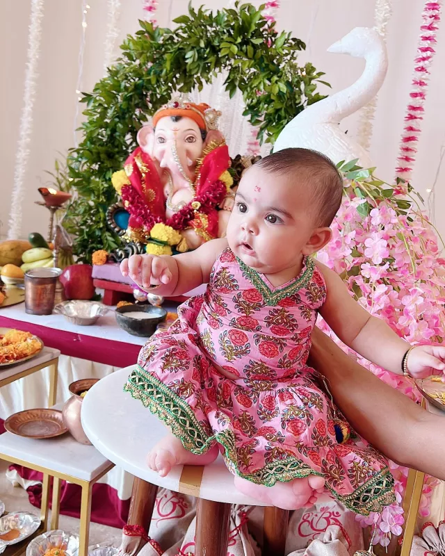 Gurmeet Choudhary Gives A Glimpse Of Lianna's 1st Ganesh Puja, Baby ...