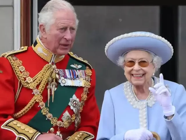 Queen Elizabeth's 500 Million Dollar Net Worth: Her Income, Assets And ...